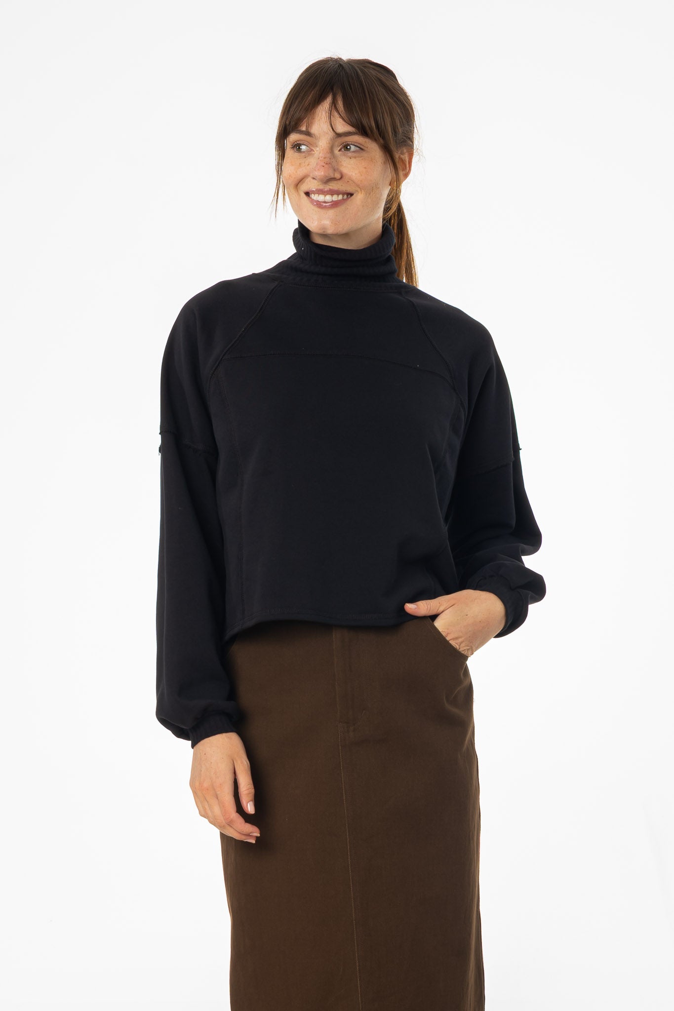 Black Ribbed Turtleneck Sweatshirt – BLANK